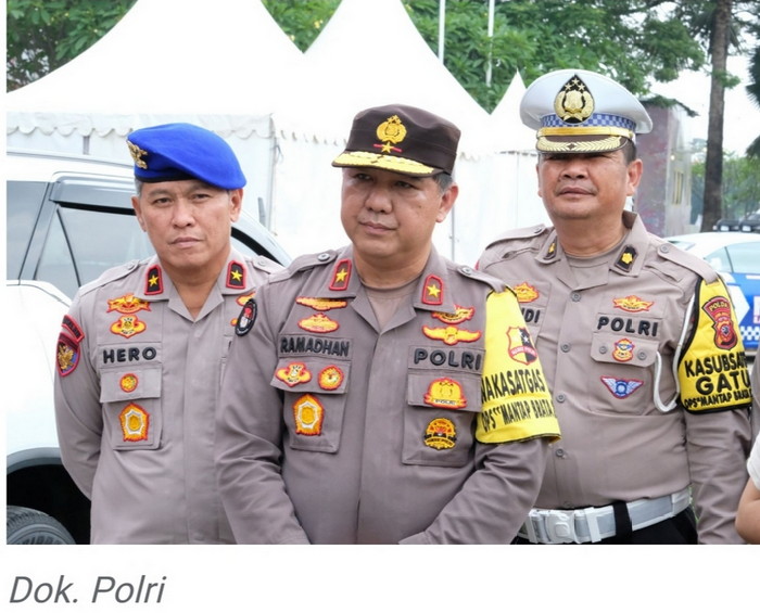 Polri: Jelang Tahun Baru 2024, Arus Lalu Lintas Aman dan Lancar ... Polri: Jelang Tahun Baru 2024, Arus Lalu Lintas Aman dan Lancar ...